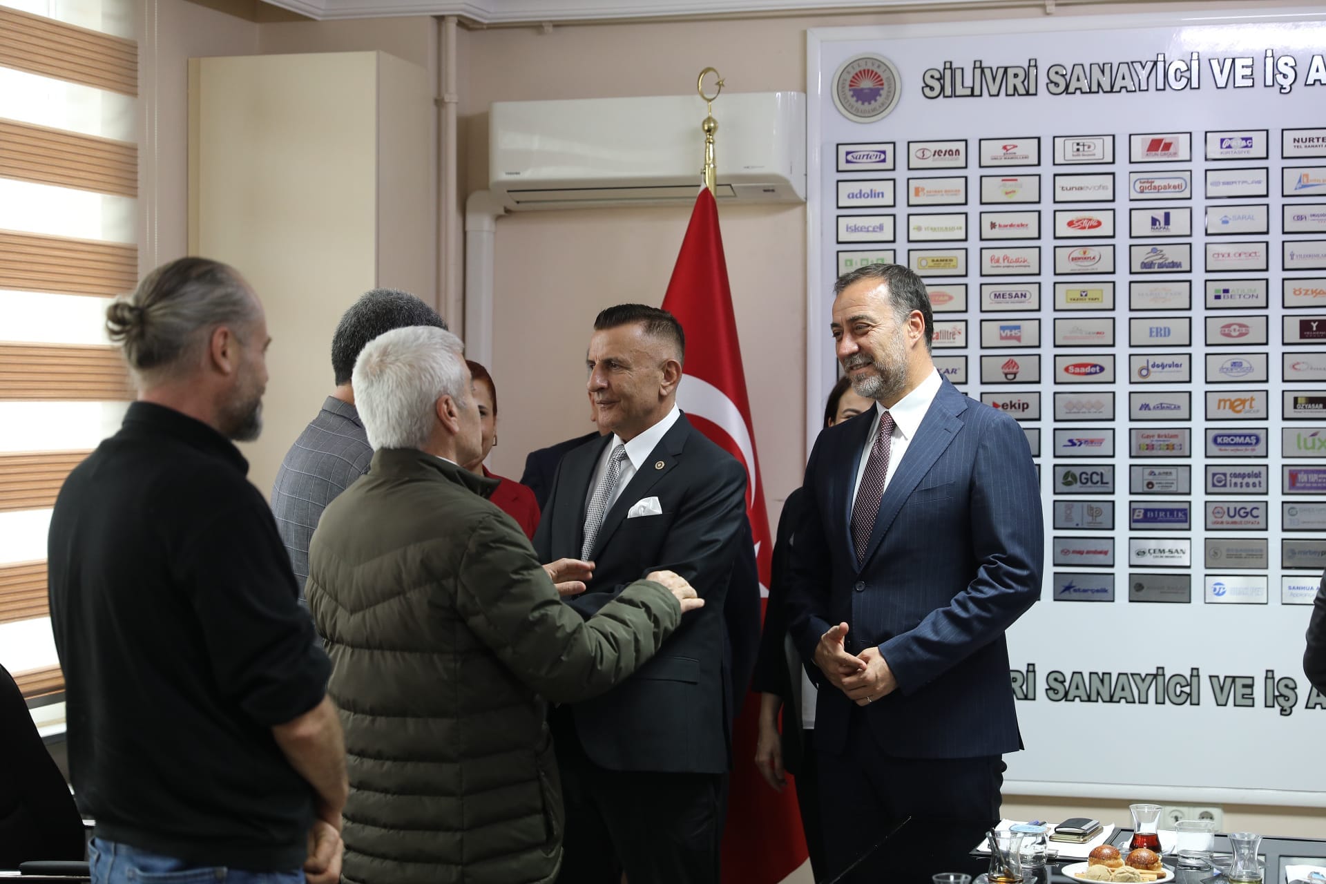 MHP 3.Bölge Milletvekili Adayı Sn. Hayati Arkaz, Belediye Başk. Sn ...